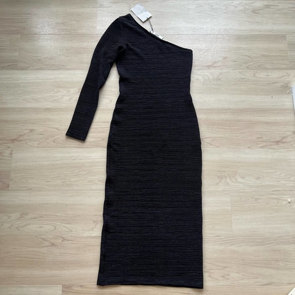Angie Xylas | Dresses | Angie Xylas Naomi Long Sleeve Black One ...